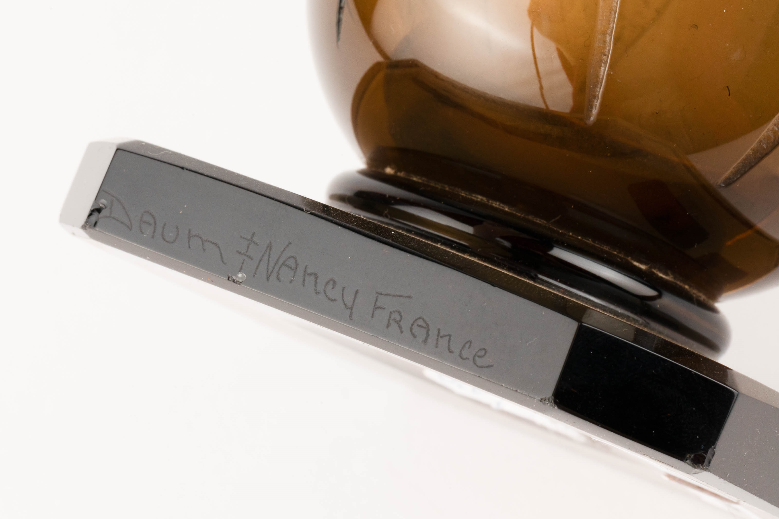 Daum Frères | DAUM NANCY (1935) | MutualArt