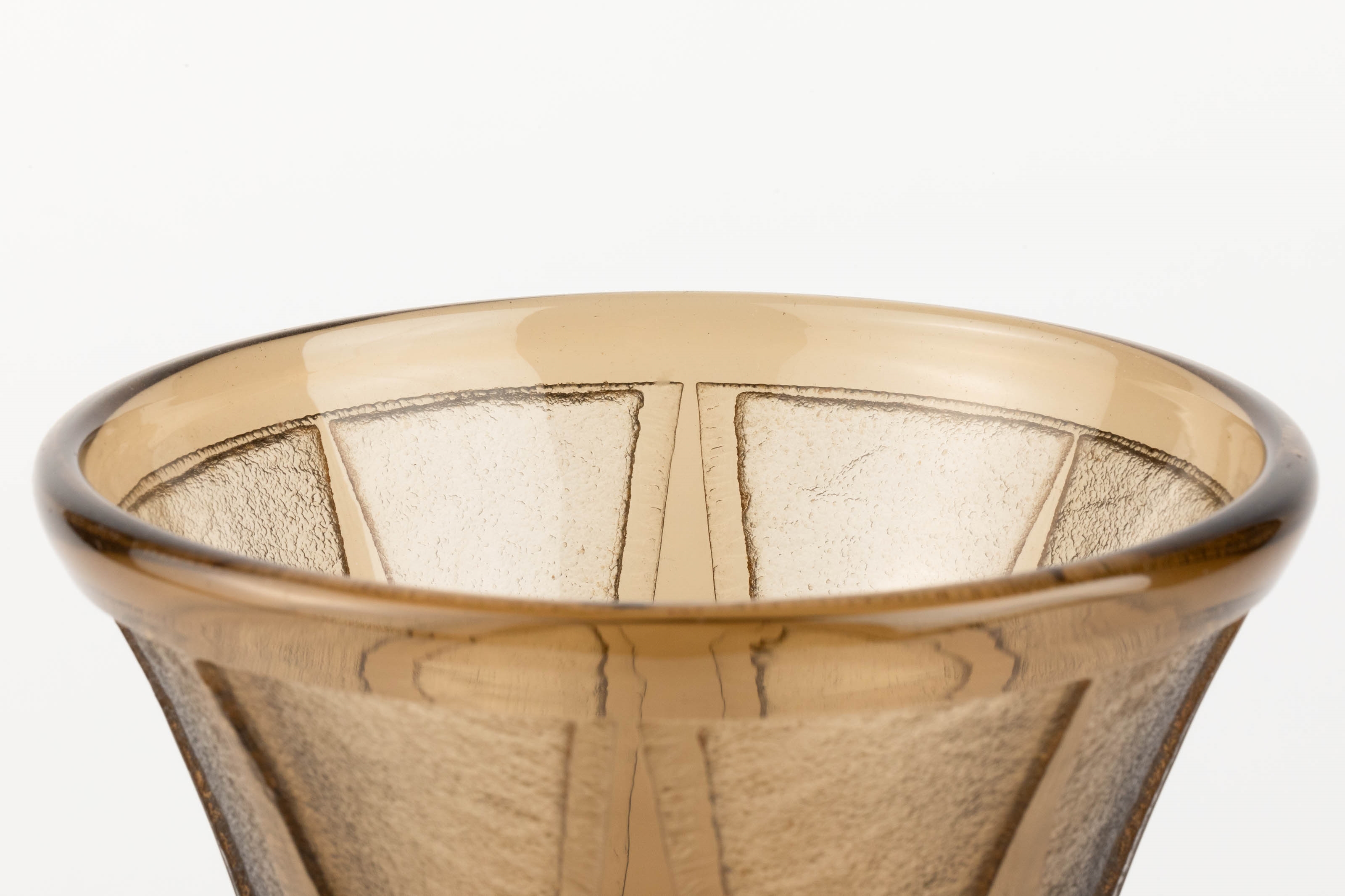 Daum Frères | DAUM NANCY (1935) | MutualArt