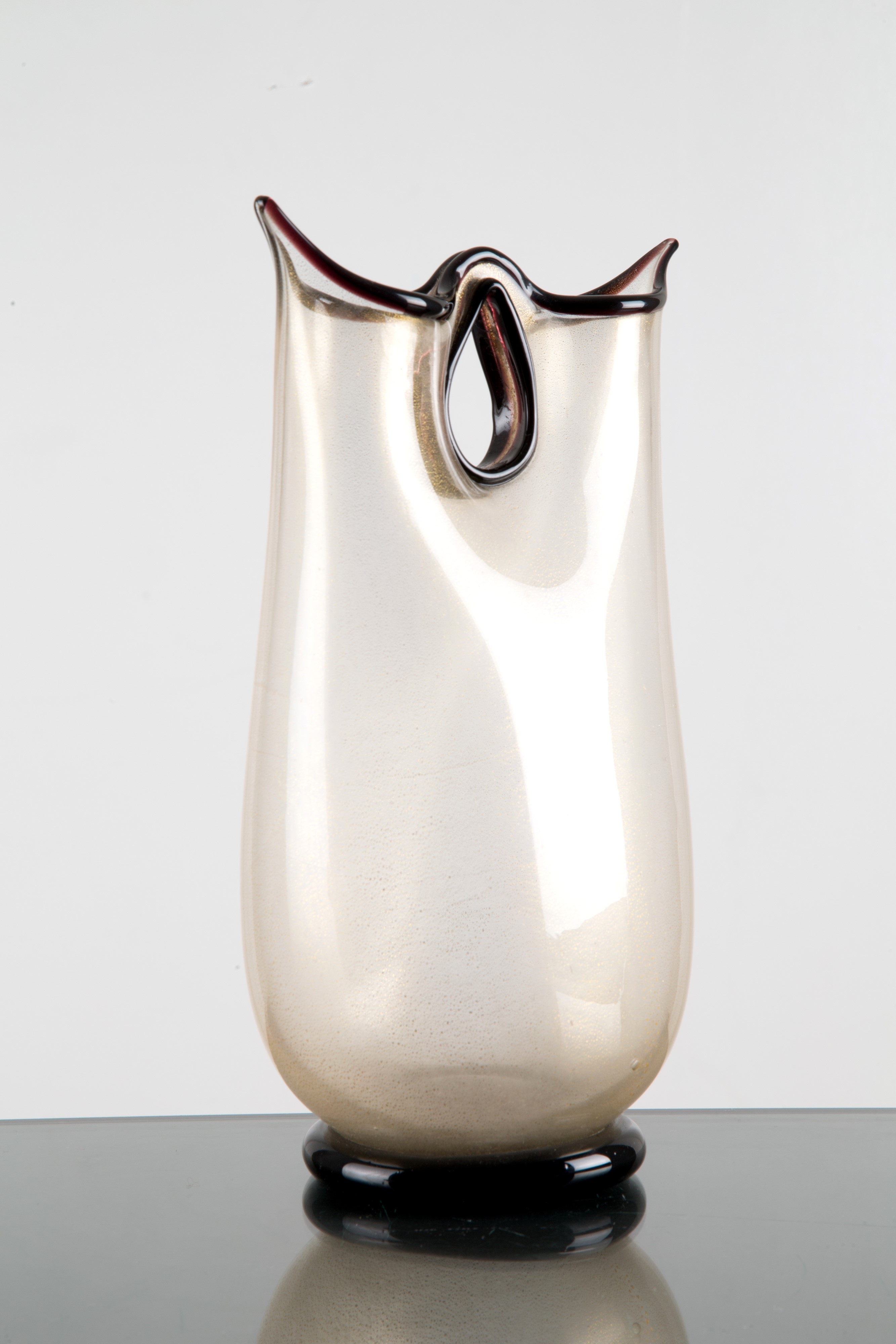 Ercole Barovier | Murano glass vase with black profiles | MutualArt