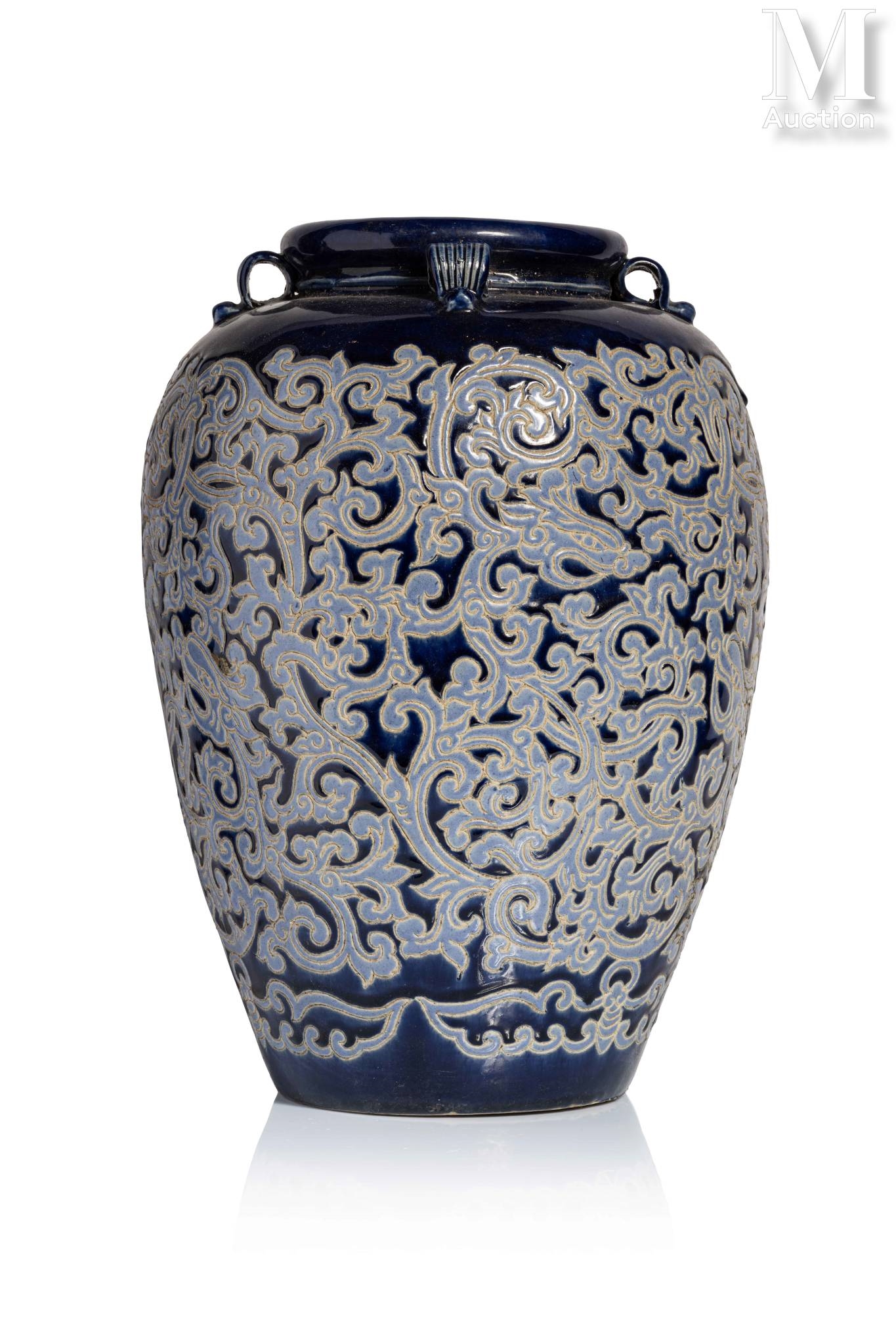 Vietnamese School, 20th Century | Grande jarre en grès émaillé | MutualArt