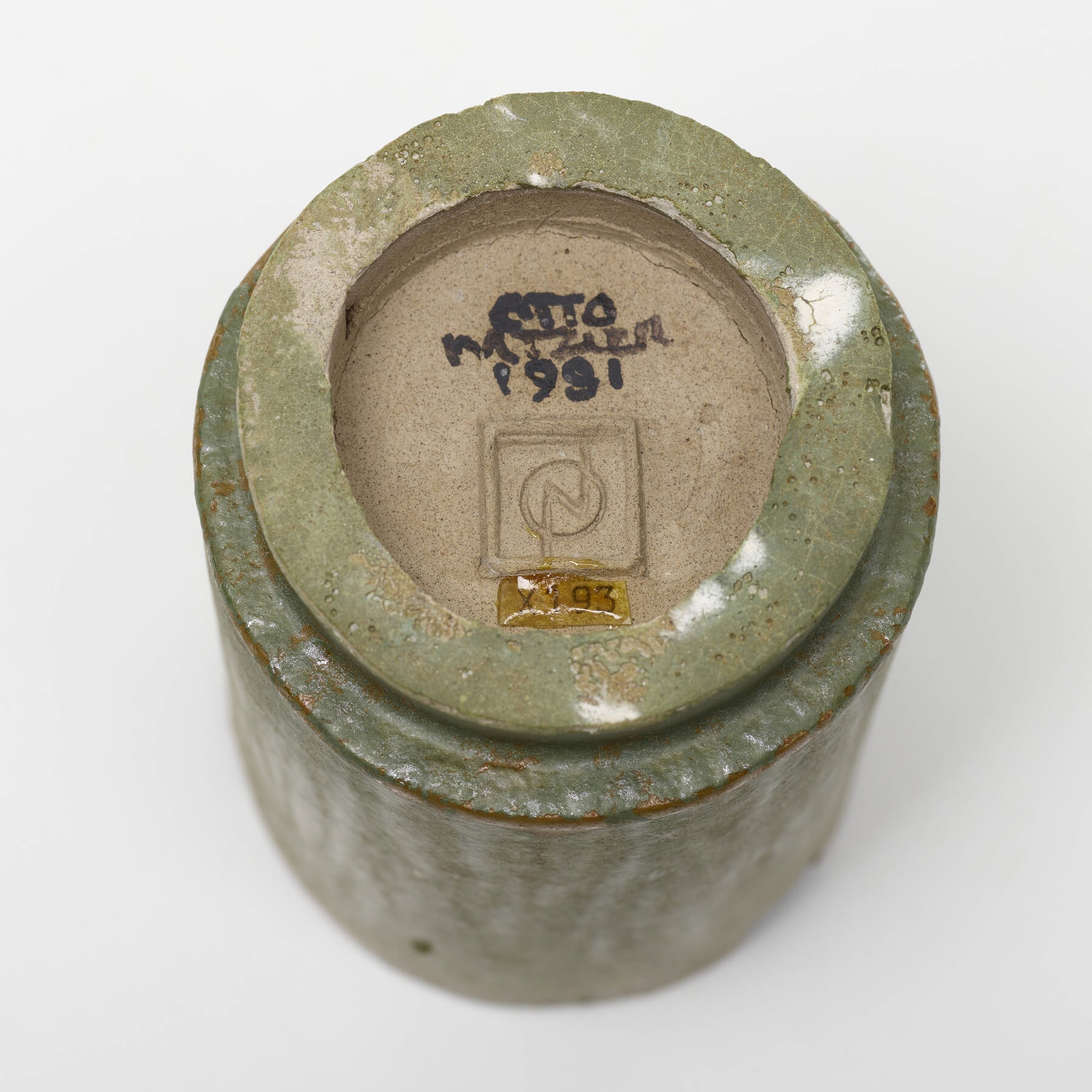 Otto Natzler | Cylindrical form with three triangular openings (1981 ...