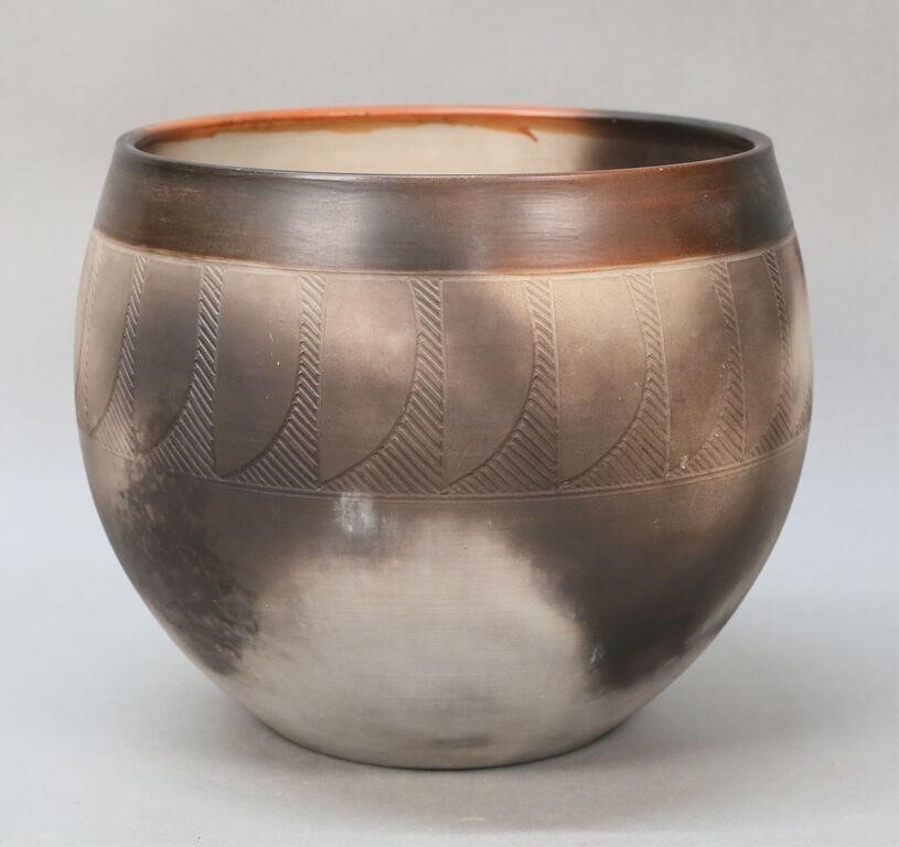 Nancee Meeker | Vase | MutualArt
