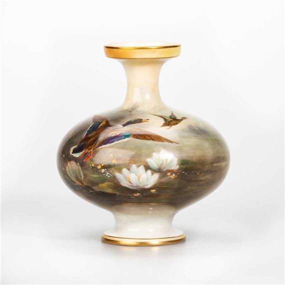 James Stinton | A ROYAL WORCESTER VASE (1908) | MutualArt