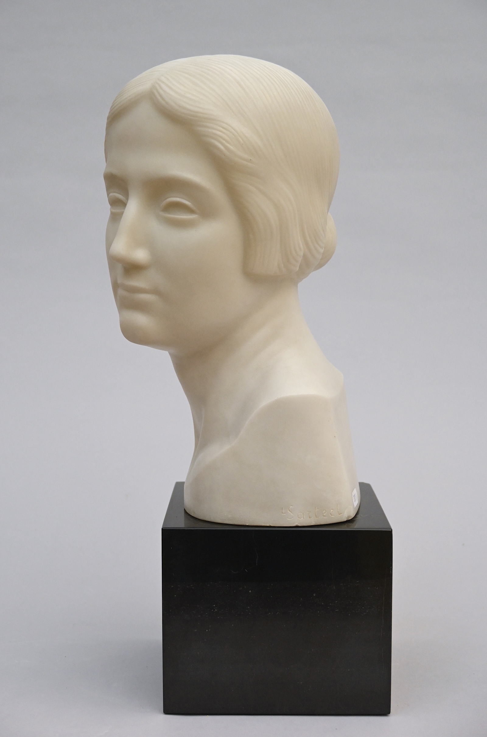 Leon Sarteel | bust in white marble | MutualArt