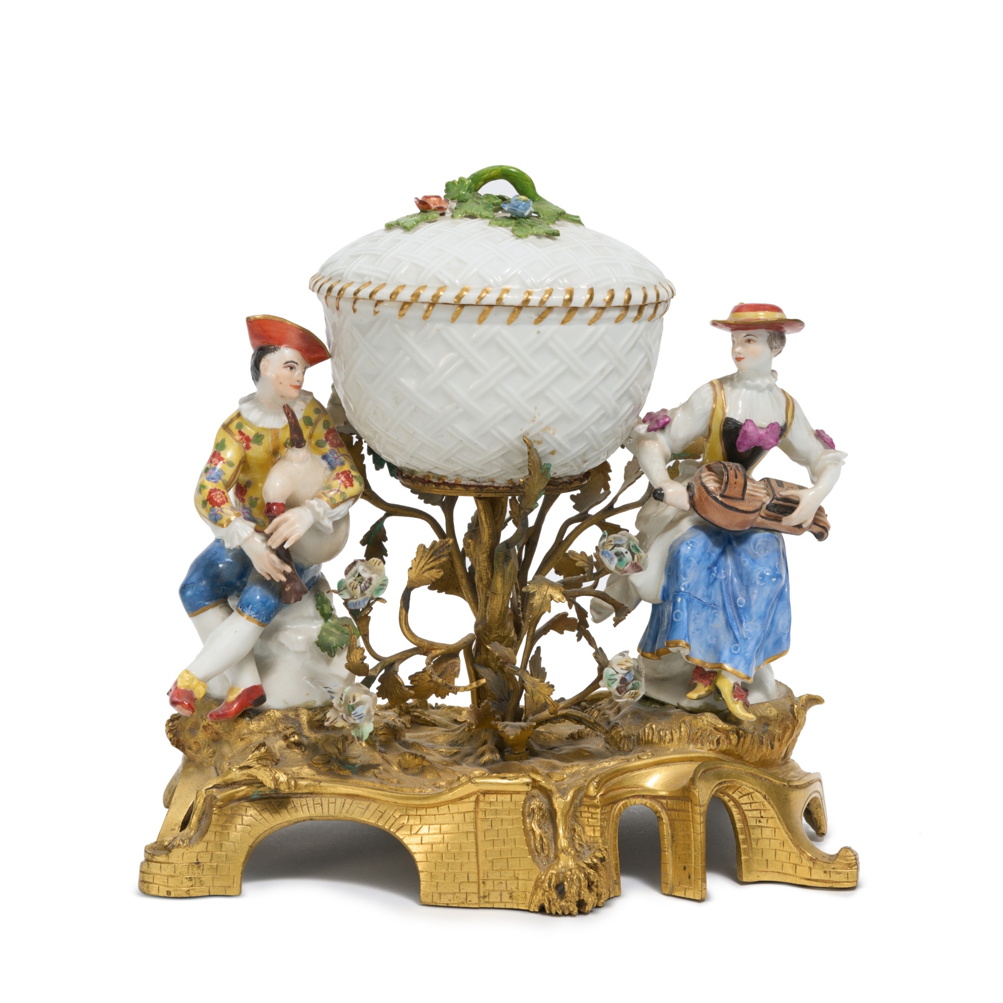 Johann Joachim Kändler | Harlequin playing a bagpipe and Columbine, a ...