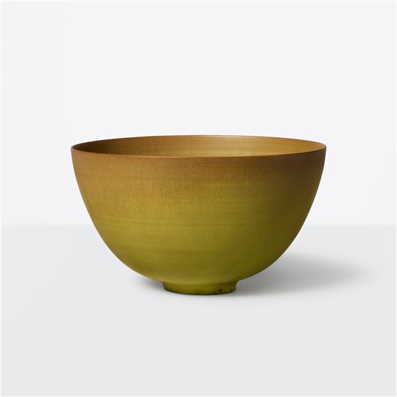 Otto & Gertrud Natzler | Ceramic bowl (1951) | MutualArt