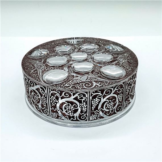 Marie-Claude Lalique | Lalique Crystal Round Covered Box, Roger (1926 ...