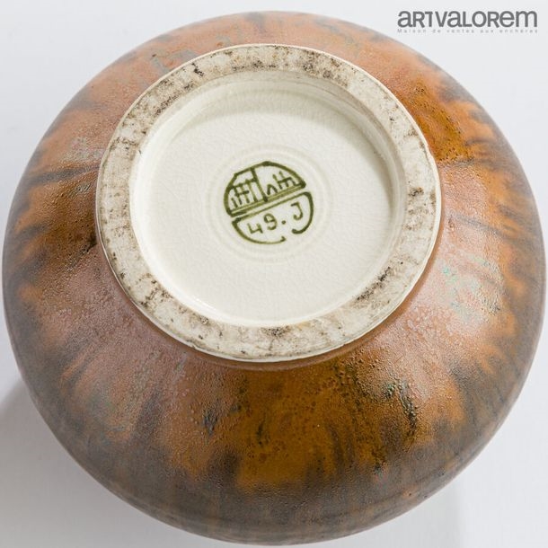 Émile Diffloth | Ball vase | MutualArt