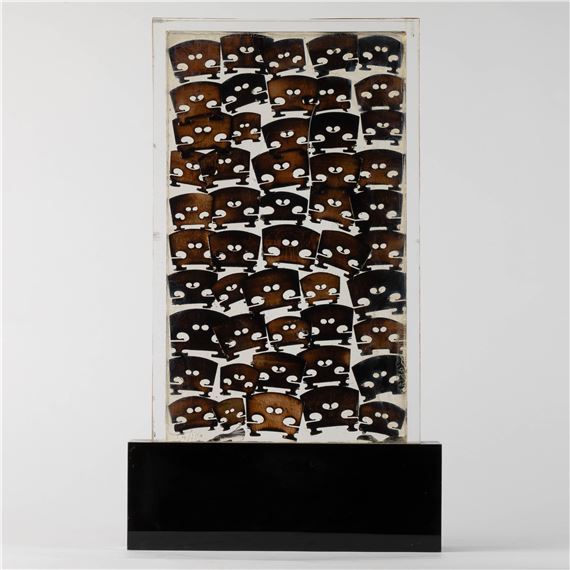 Arman | Accumulation (verbrande kammen van viool) | MutualArt