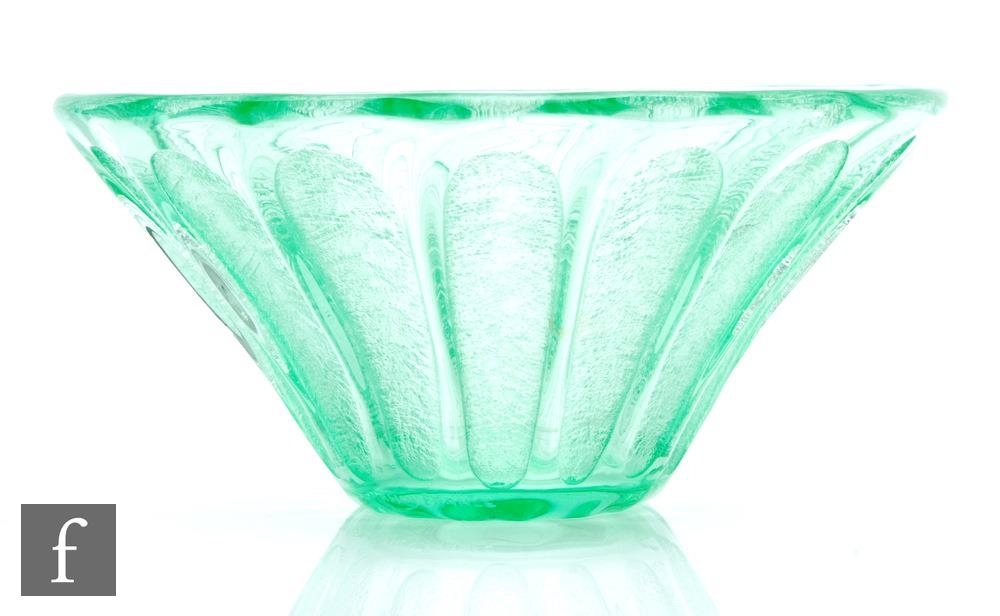 Daum Frères | Daum Nancy - A 1930s Art Deco glass bowl (1930s) | MutualArt