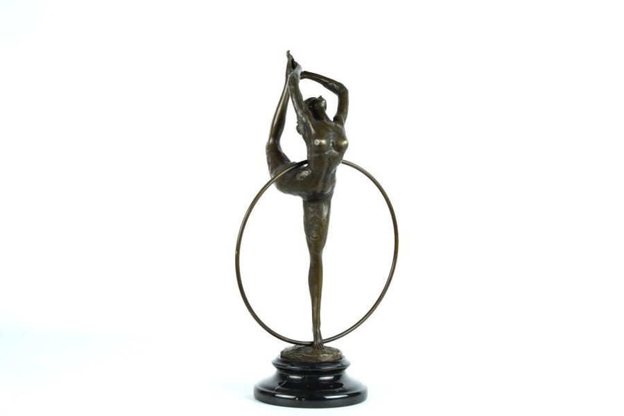 Pierre Collinet | L'acrobate au cerceau | MutualArt