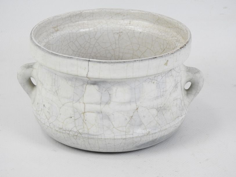 Roger Capron | Two-handled pot | MutualArt