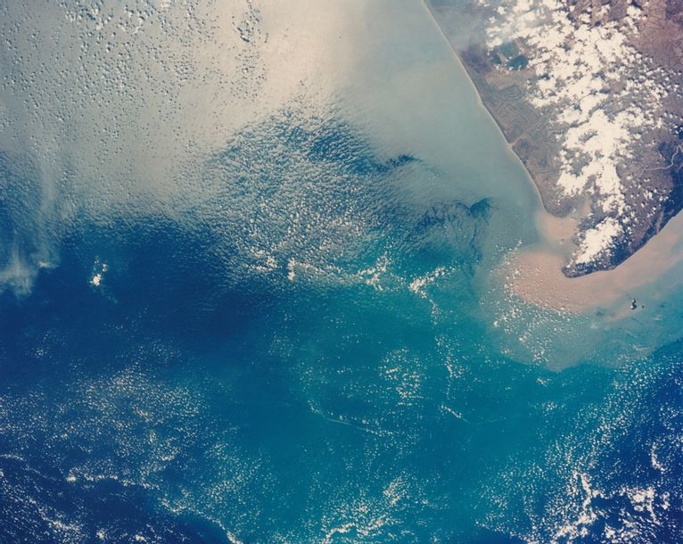 NASA | View of Space from the Space Shuttle ATLANTIS (Mission STS-37 ...