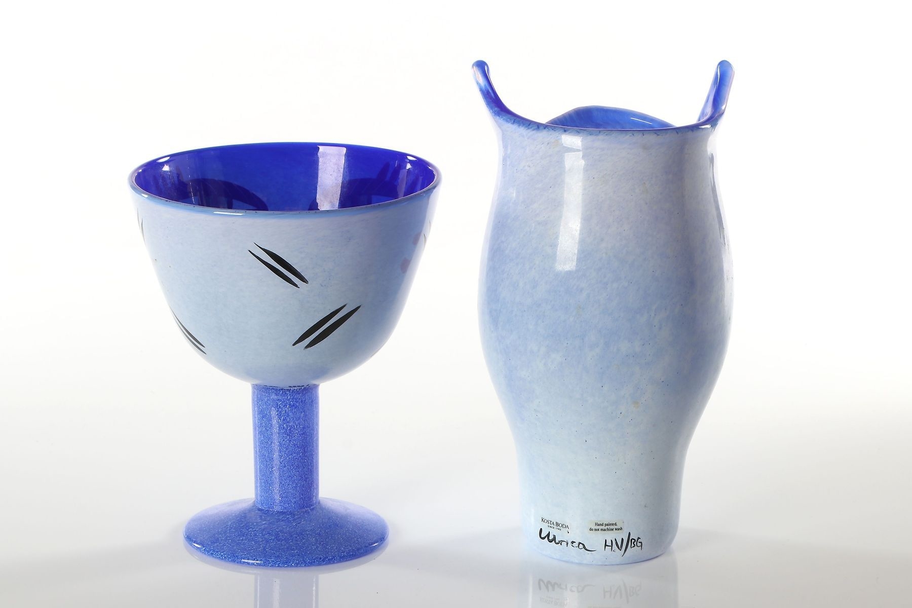 Ulrica Hydman-Vallien | ULRICA HYDMAN-VALLIEN, VAS SAMT SKÅL PÅ FOT ...