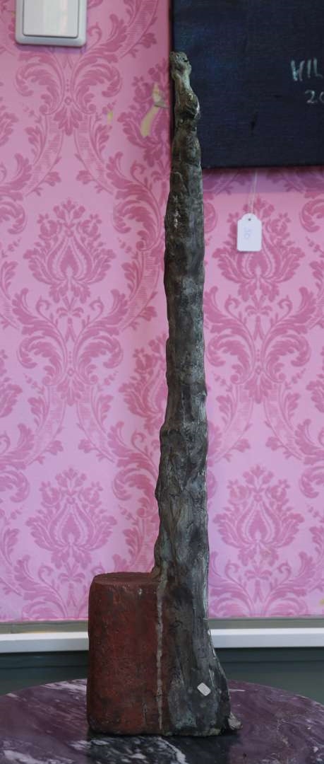 Maya Wildevuur | Een geabstraheerd figuur | MutualArt