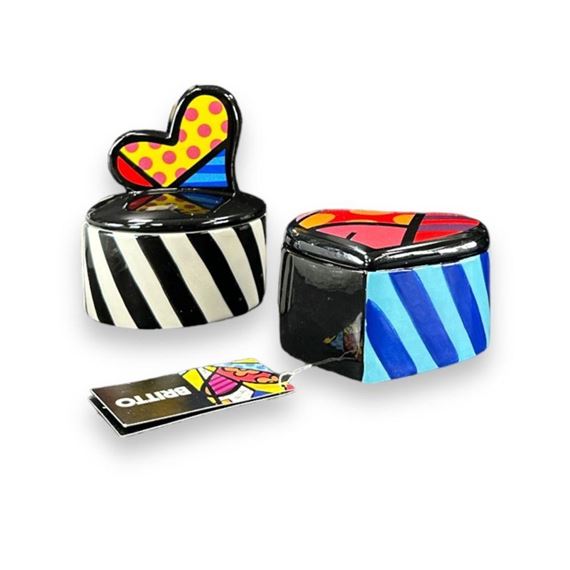 Romero Britto | 2 Romero Britto Porcelain Heart Trinket Boxes. | MutualArt