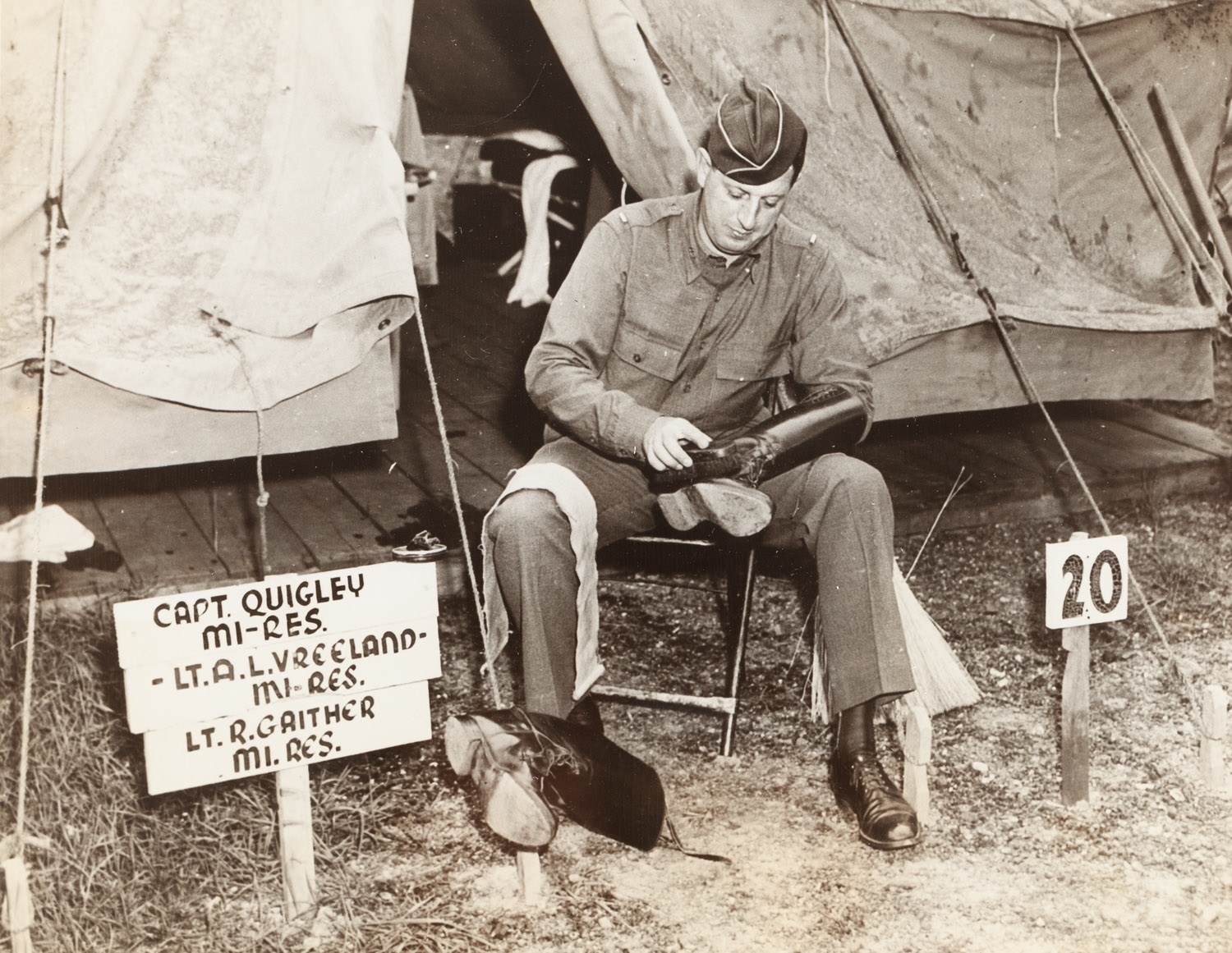 Robert Capa | SELECTED IMAGES | MutualArt