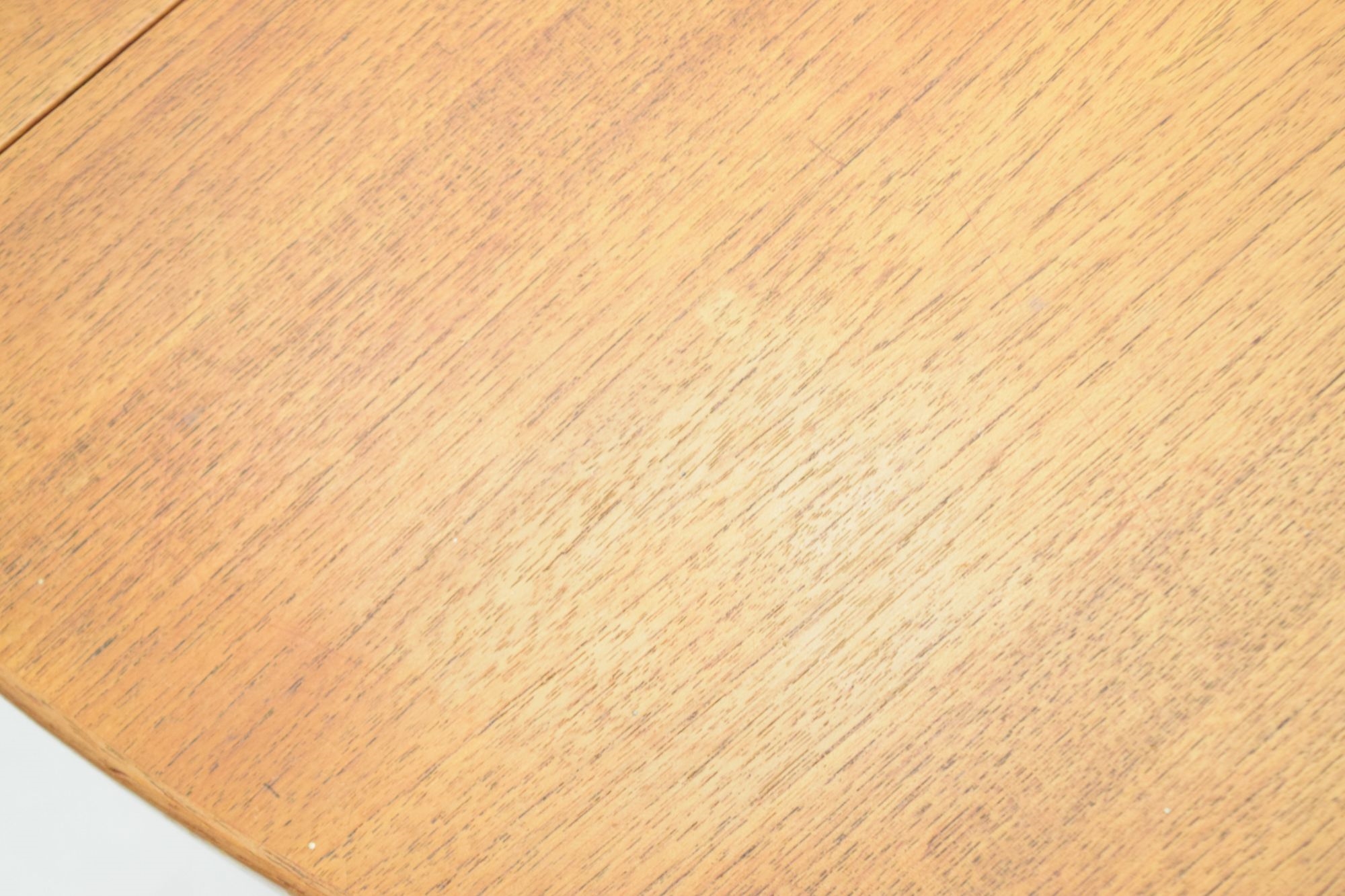 Troeds Djarnun | Teak draw-out extending dining table | MutualArt