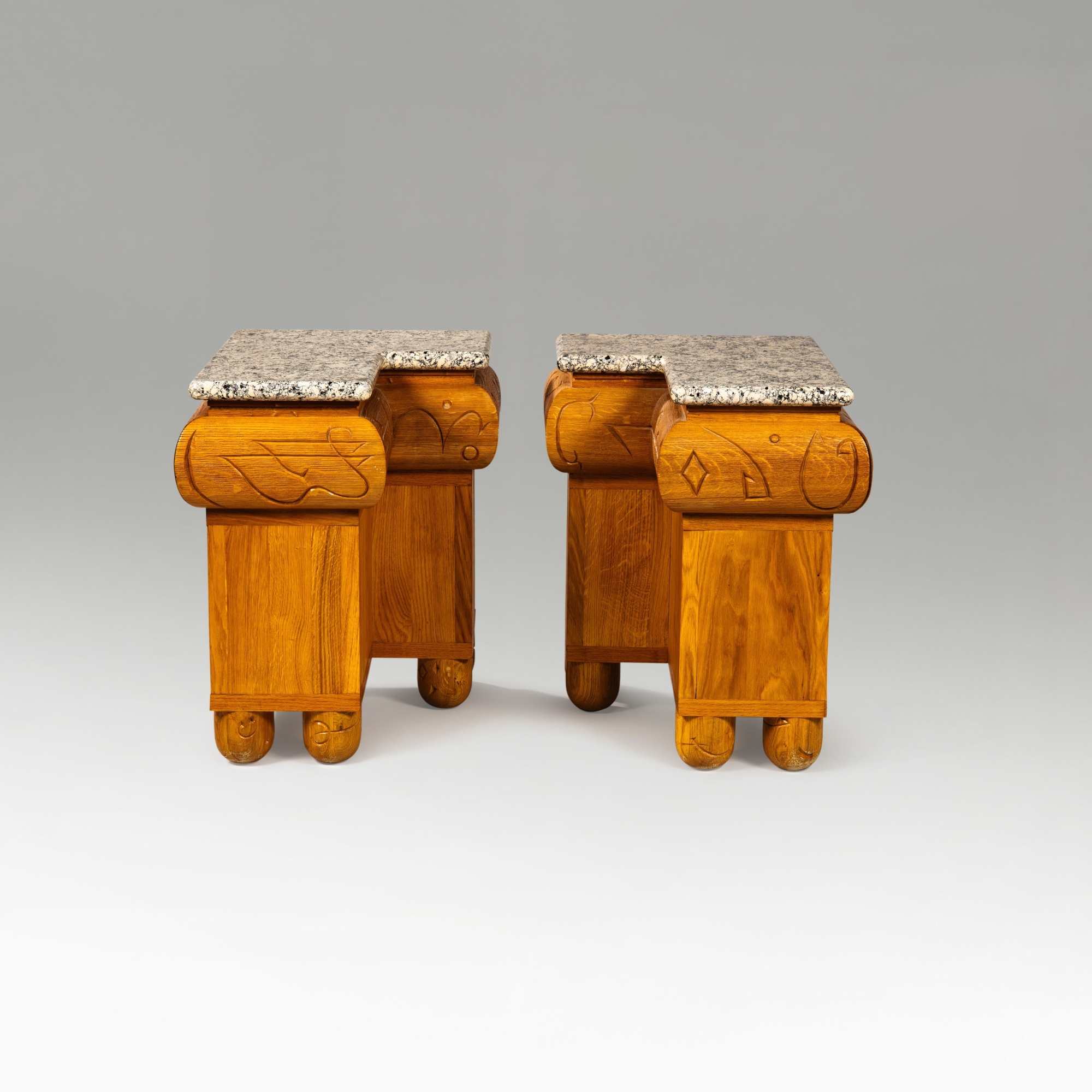 Mattia Bonetti | Paire de tables de chevet, pièce unique (2008) | MutualArt