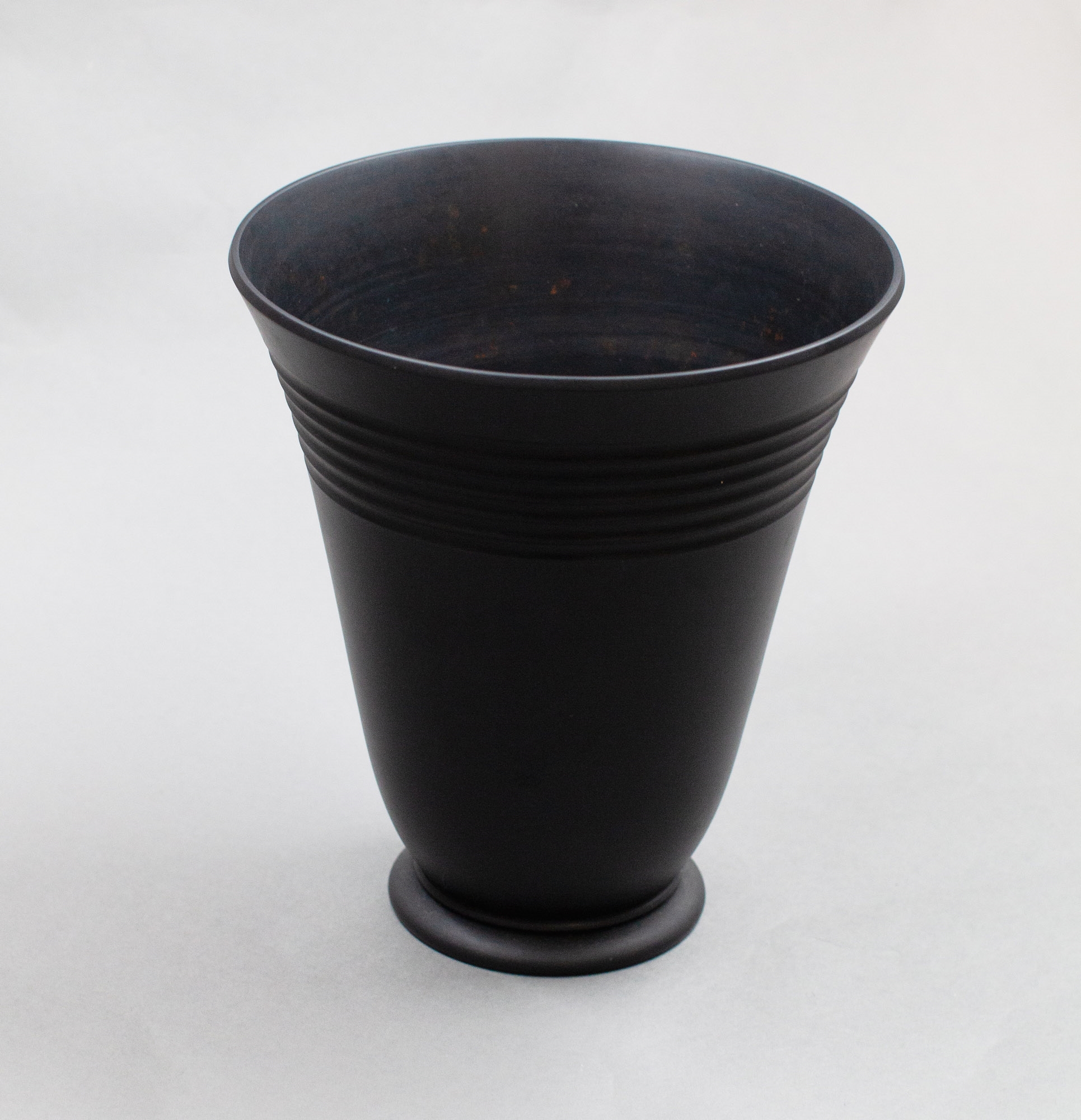 Keith Day Pearce Murray | Keith Murray - Wedgwood - An Art Deco black ...