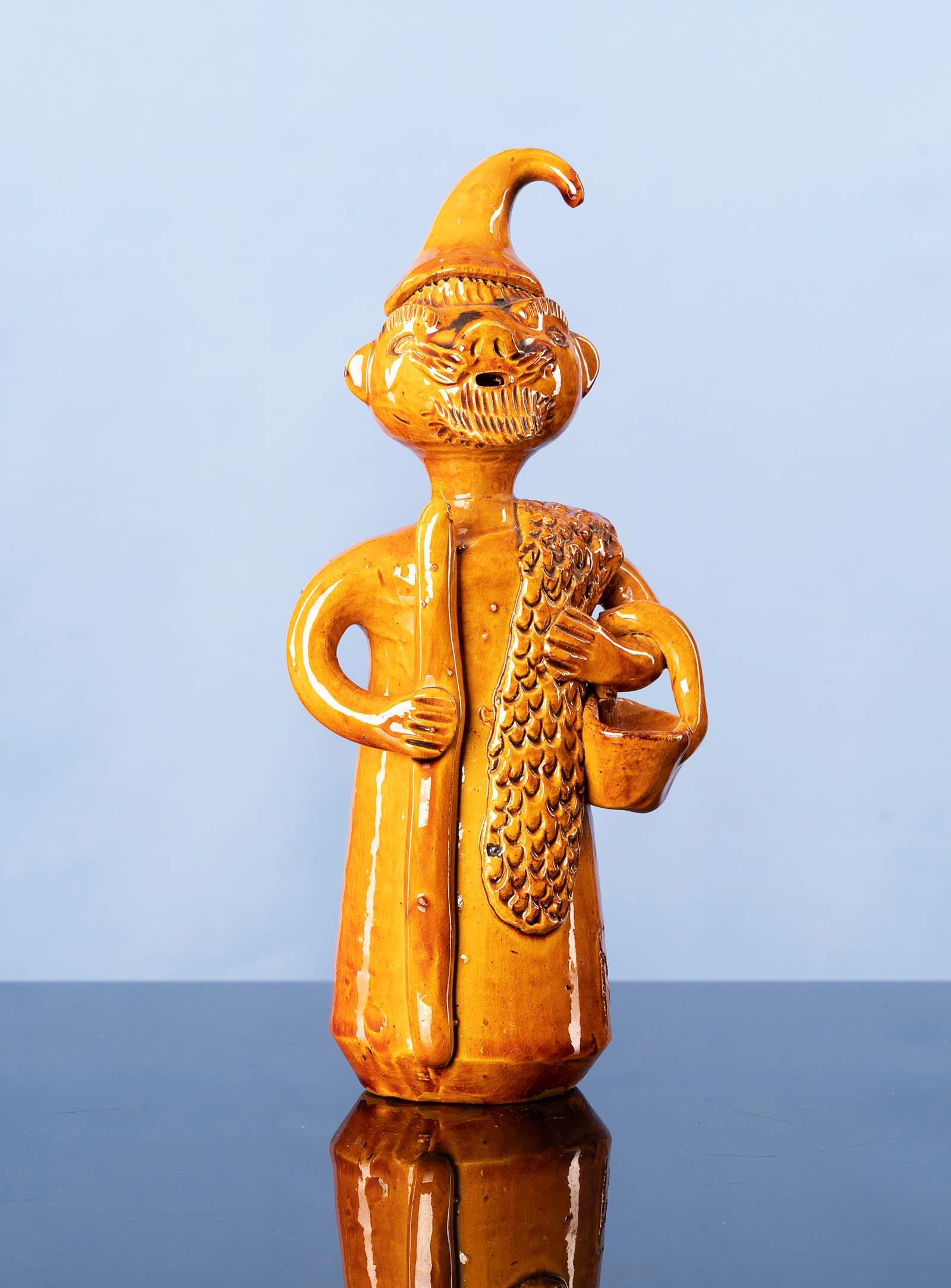 Rosa Ramalho | Figura de homem com cajado e cesta | MutualArt