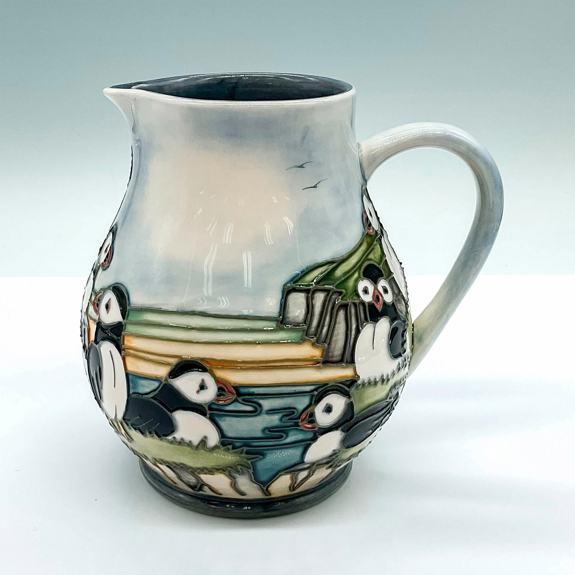 Moorcroft | Moorcroft Pottery Puffins Jug (1997) | MutualArt