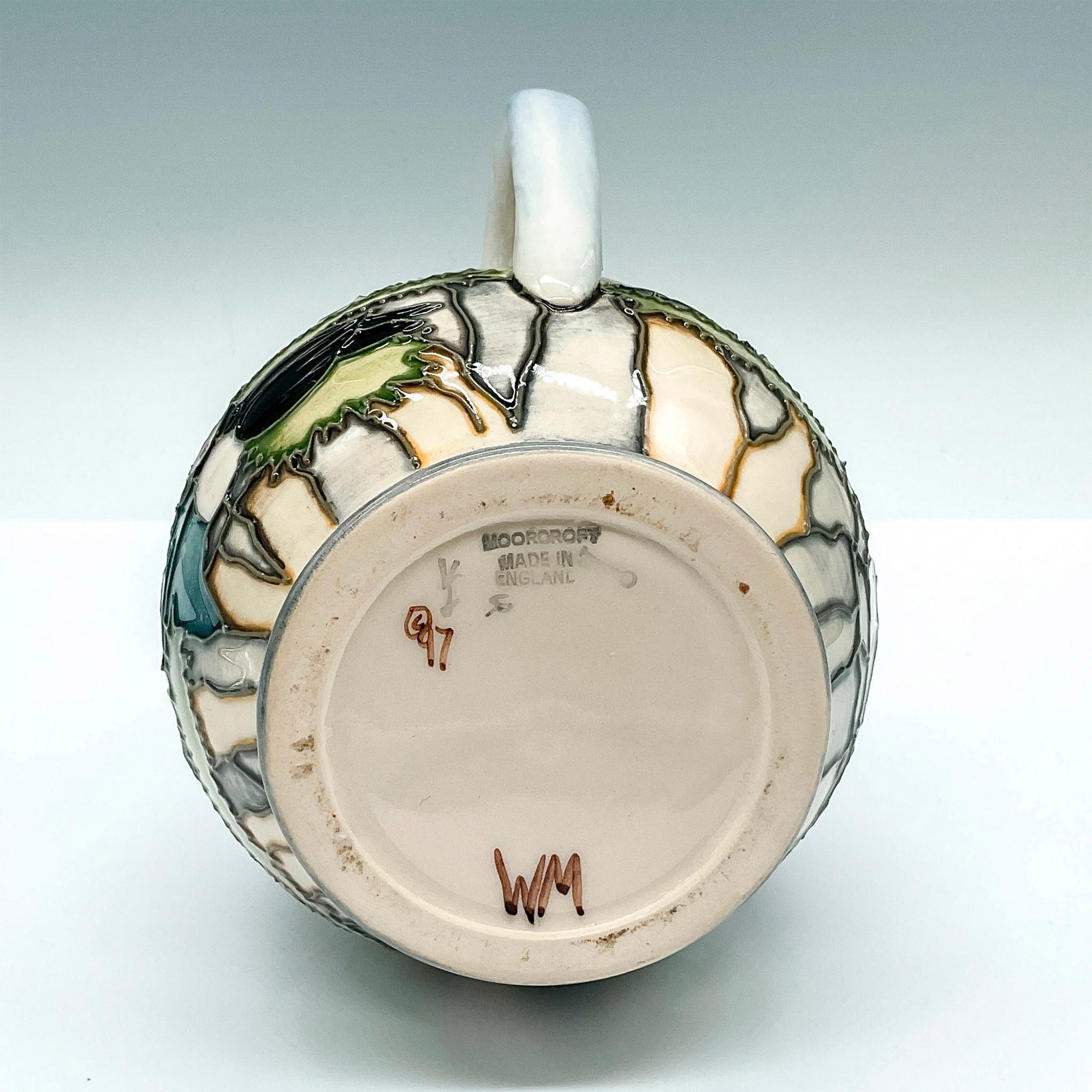 Moorcroft | Moorcroft Pottery Puffins Jug (1997) | MutualArt