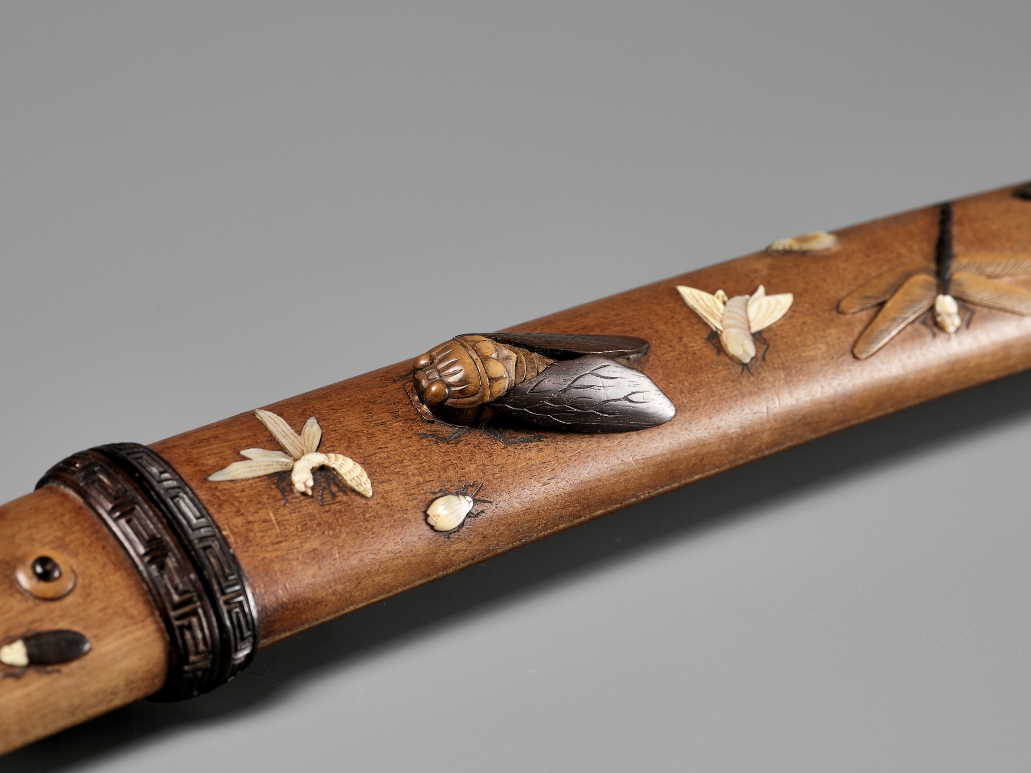 Unknown | A WAKIZASHI IN FINE SHIBAYAMA-INLAID SAYA WITH SNAKE AND ...