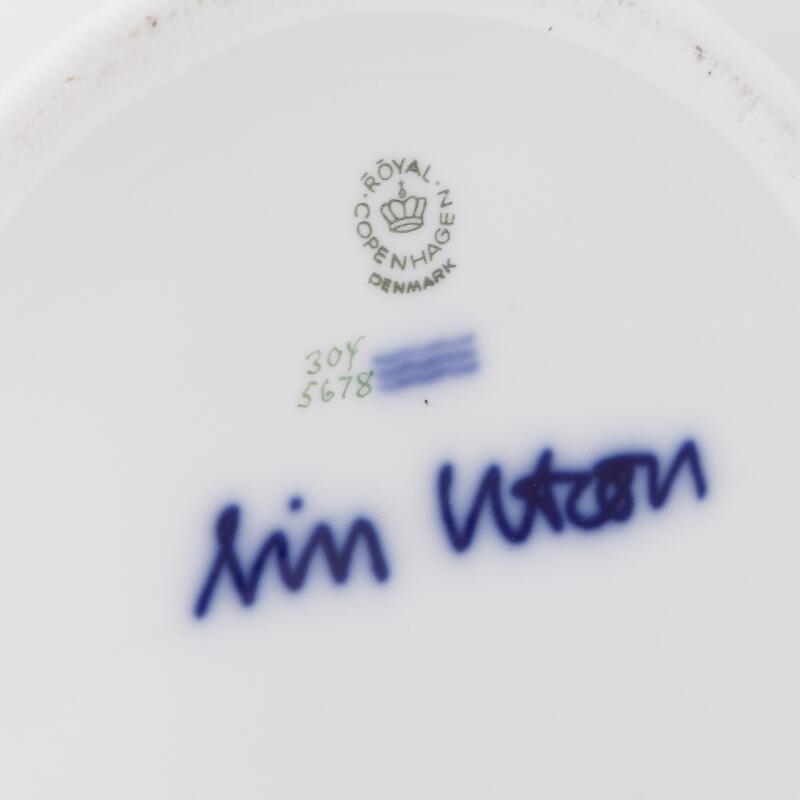 Lin Utzon | A cylindrical porcelain vase, decorated with dark blue ...