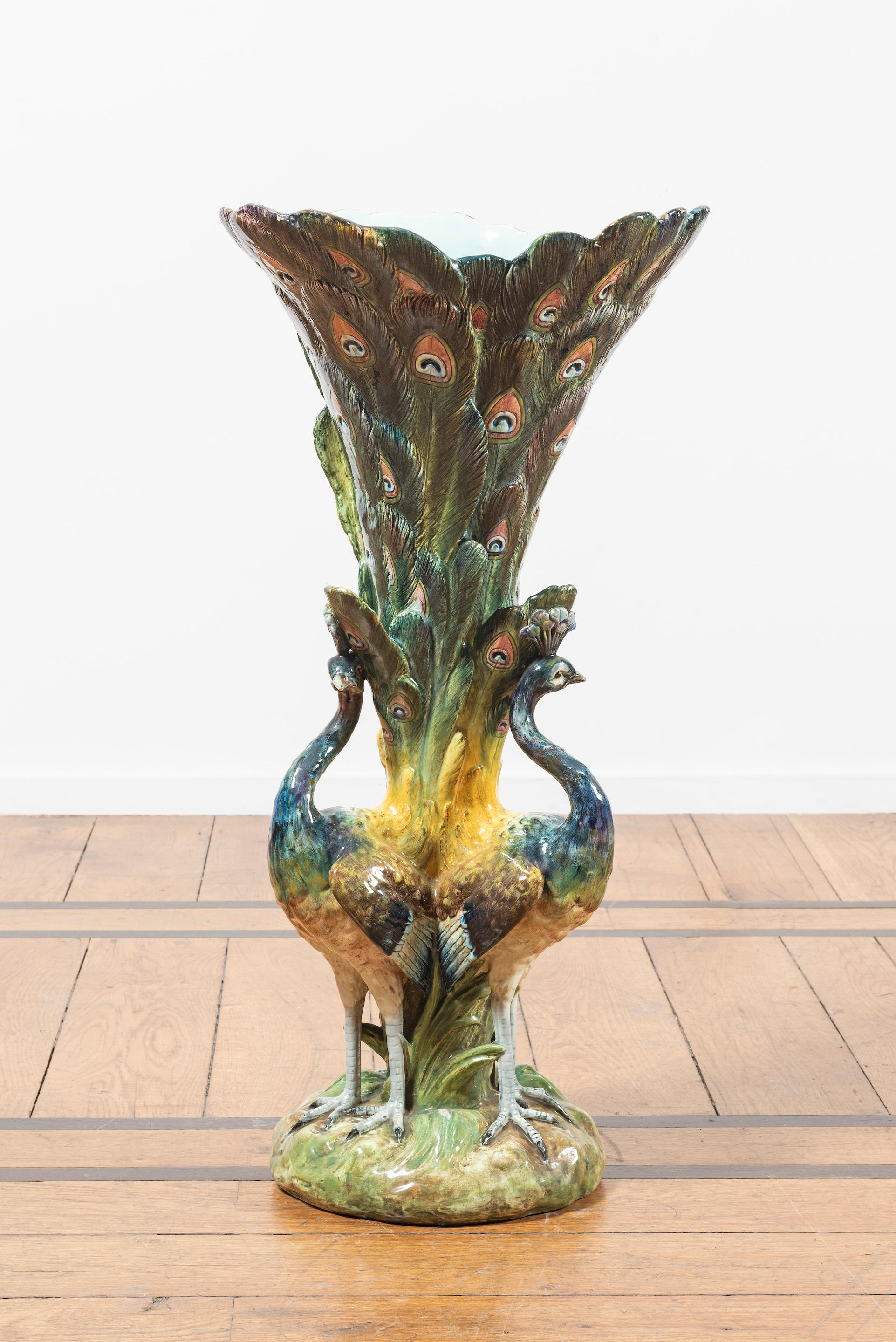 Delphin Massier | Grand vase aux paons en faïence émaillée à décor fixé ...