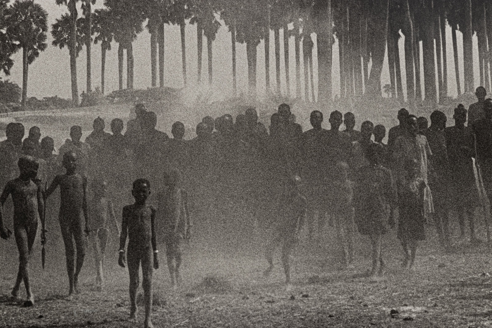 Sebastião Salgado | The population of the cattle camp of Kenya walk ...