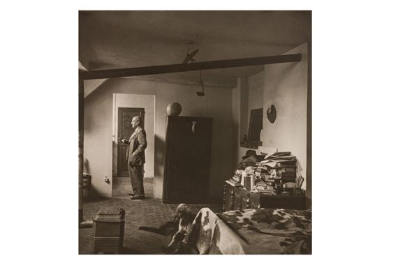 Robert Capa | PABLO PICASSO DANS LA CHAMBRE GRANDS AUGUSTINS (1944 ...