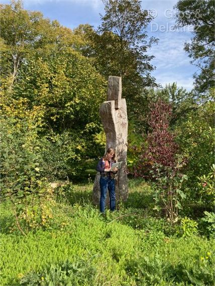 Patrick Stein | Totem woman Monumental sculpture in wood | MutualArt