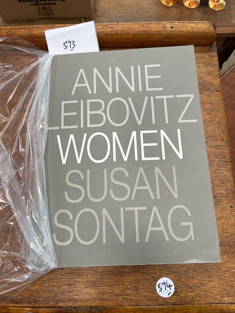 Annie Leibovitz | BOOK: PHOTOGRAPHY BY ANNIE LEIBOVITZ ESSAY BY SUSAN ...