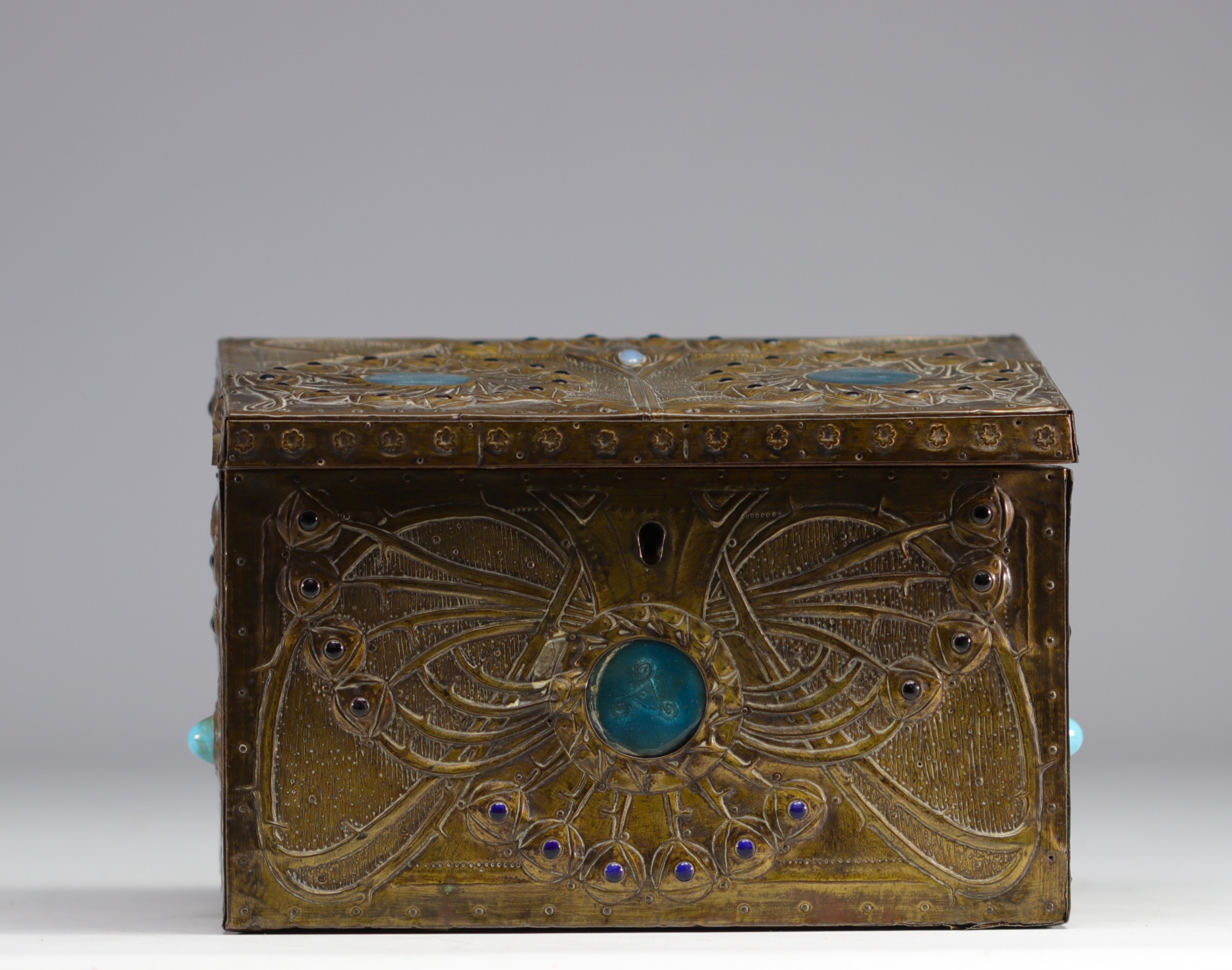 Alfred-Louis-Achille Daguet | A Jeweled Repoussée Metal Box (Circa 1904 ...