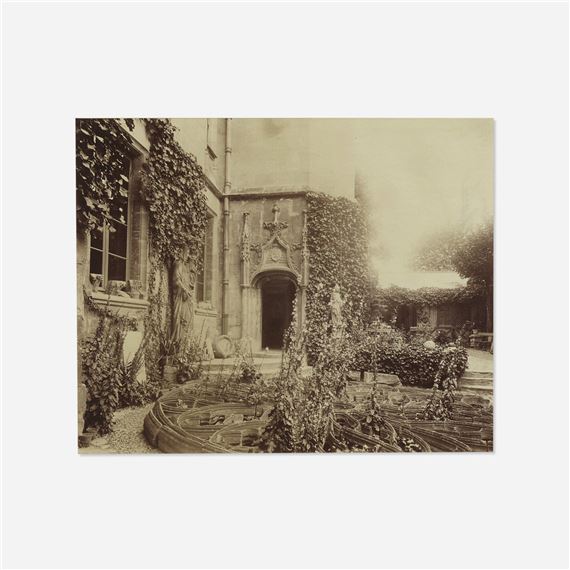 Eugène Atget | Pontoise-ancien Palais du Tribunal Musée (1902) | MutualArt