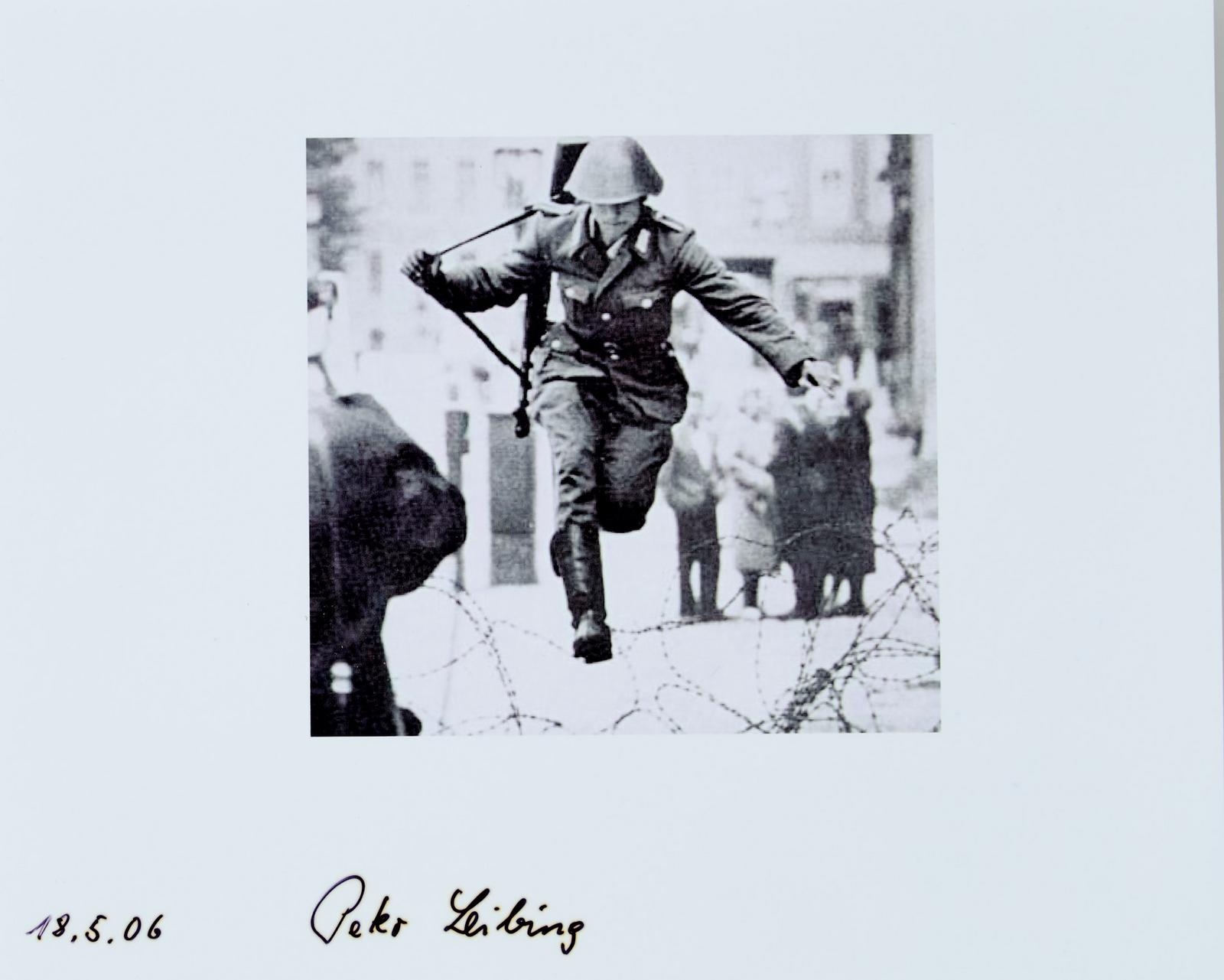 Peter Leibing | Sprung in die Freiheit (18) | MutualArt