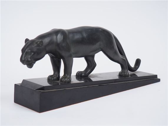 Raymond Joly | Lionne marchant | MutualArt