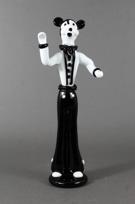 Mario Sandon | Mouse Butler | MutualArt