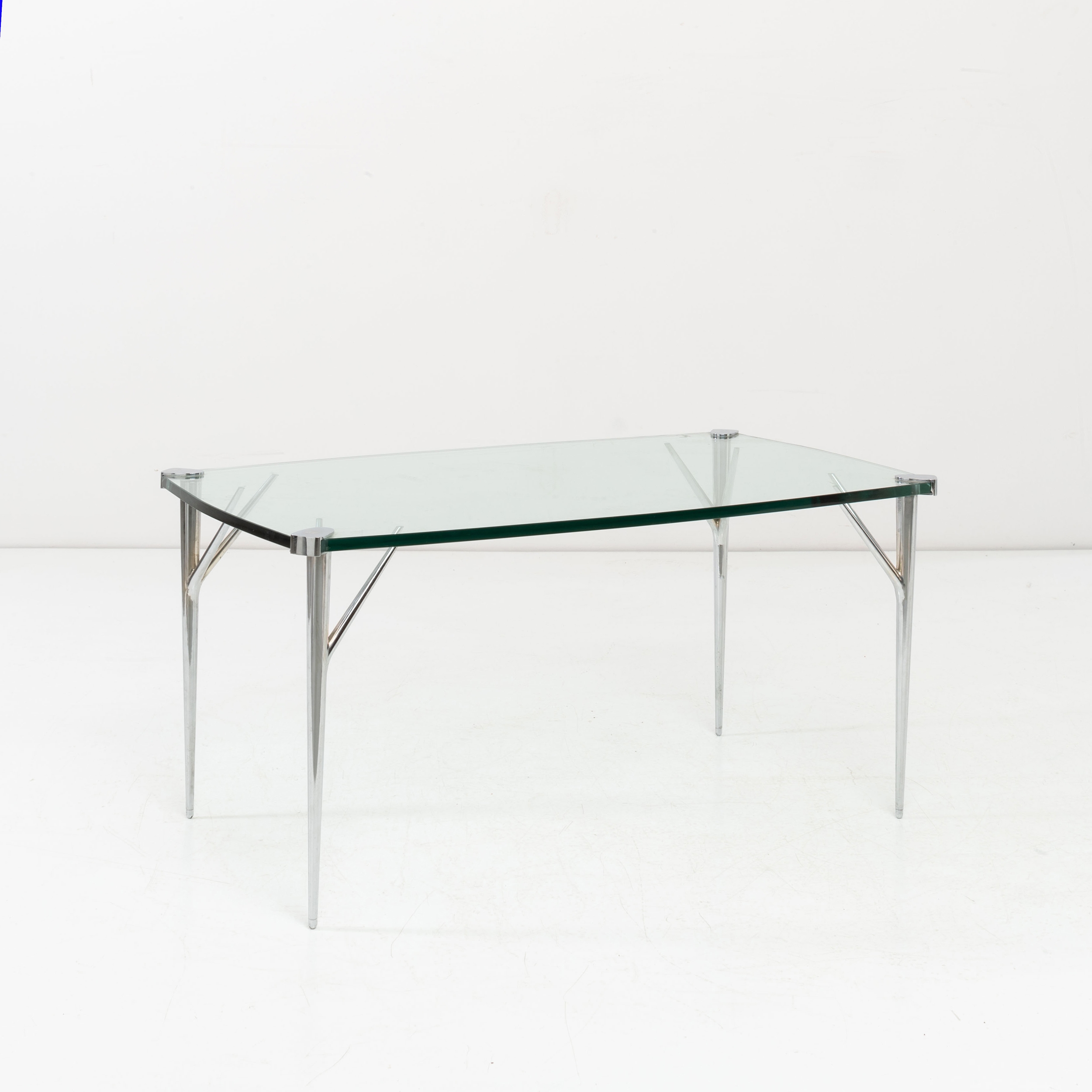 M. Ingrand | Tavolino. Ottone cromato | MutualArt