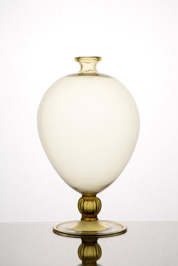 Vittorio Zecchin | Vaso Veronese in vetro soffiato (1981) | MutualArt