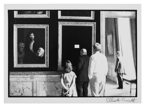 Elliott Erwitt | Versailles (1975) | MutualArt