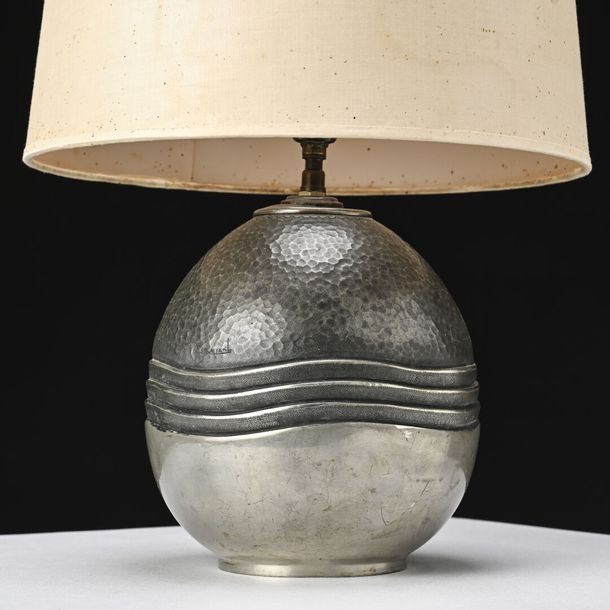 René Delavan | Ball-shaped table lamp in hammered pewter decorated with ...
