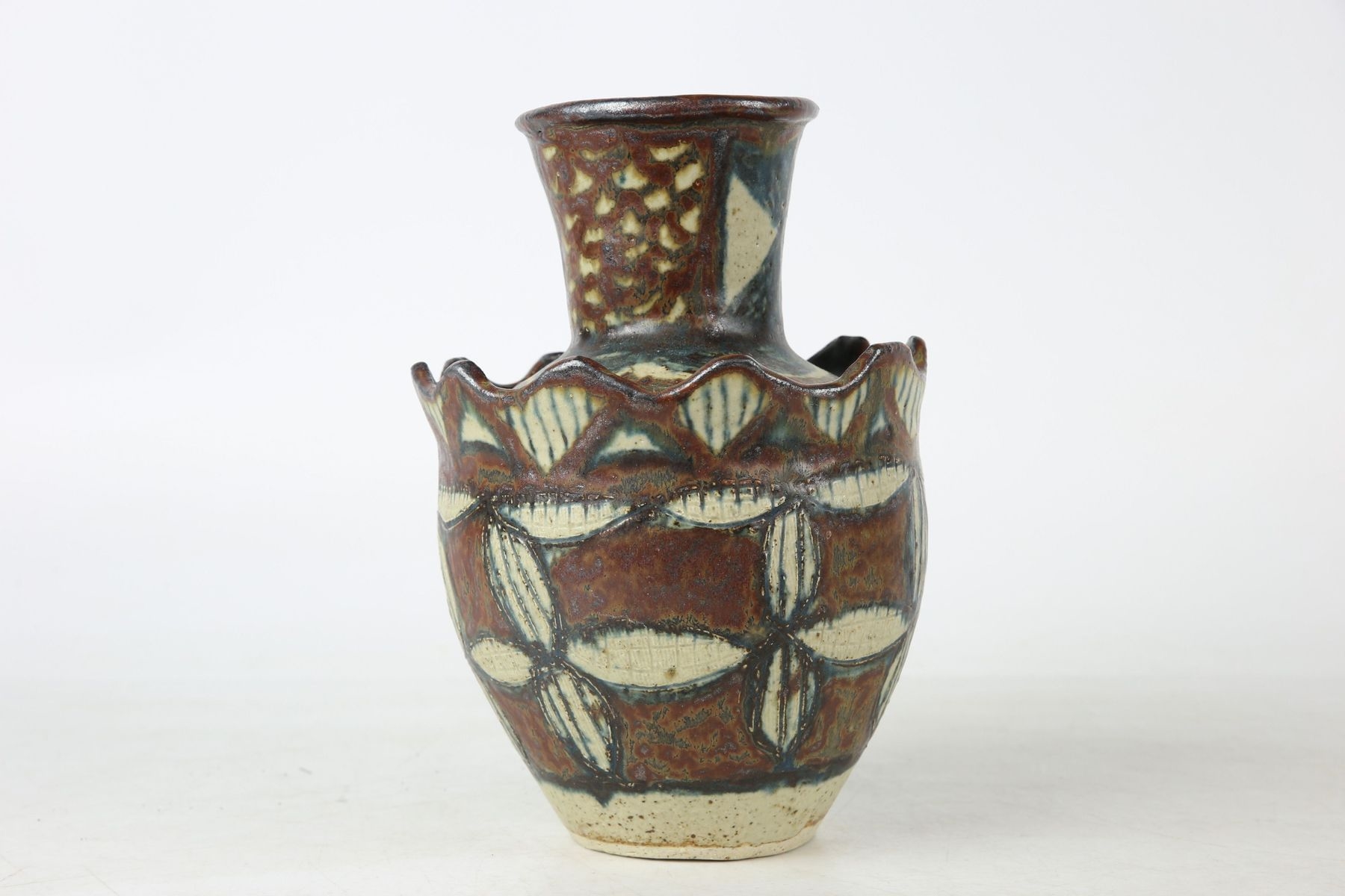 Dinah Molefe | vas | MutualArt