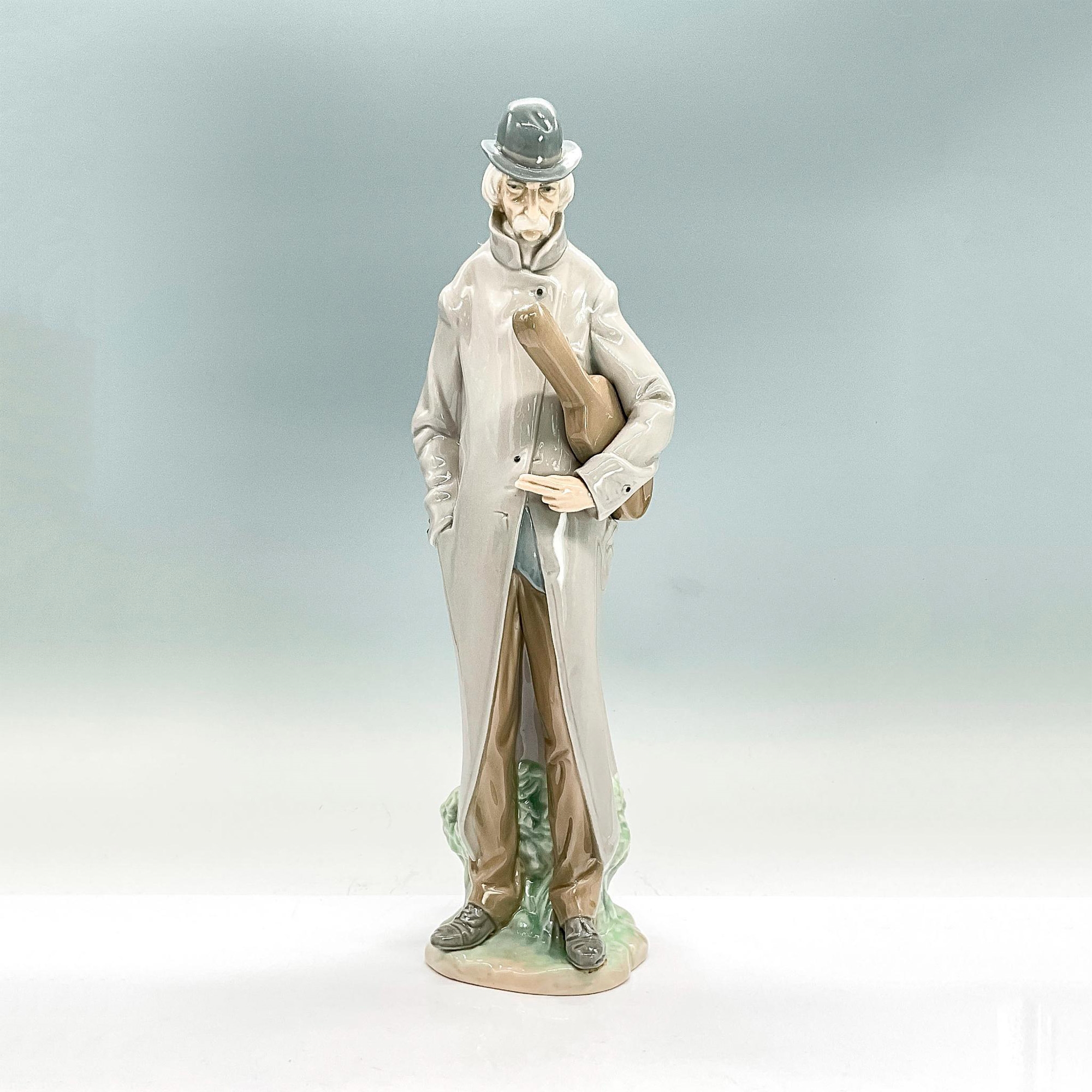 Salvador Furio | Old Man With VIolin 1004622 - Lladro Porcelain ...