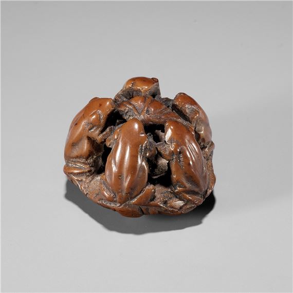 Seimin Chû | A RARE NUT NETSUKE OF FIVE FROGS ON A LOTUS LEAF ...