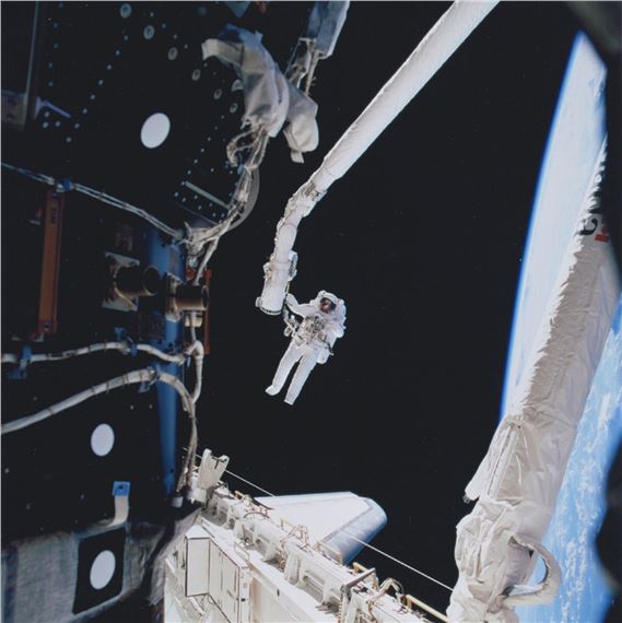 NASA | Nasa. View aboard Space Shuttle Discovery (Mission STS-92). A ...