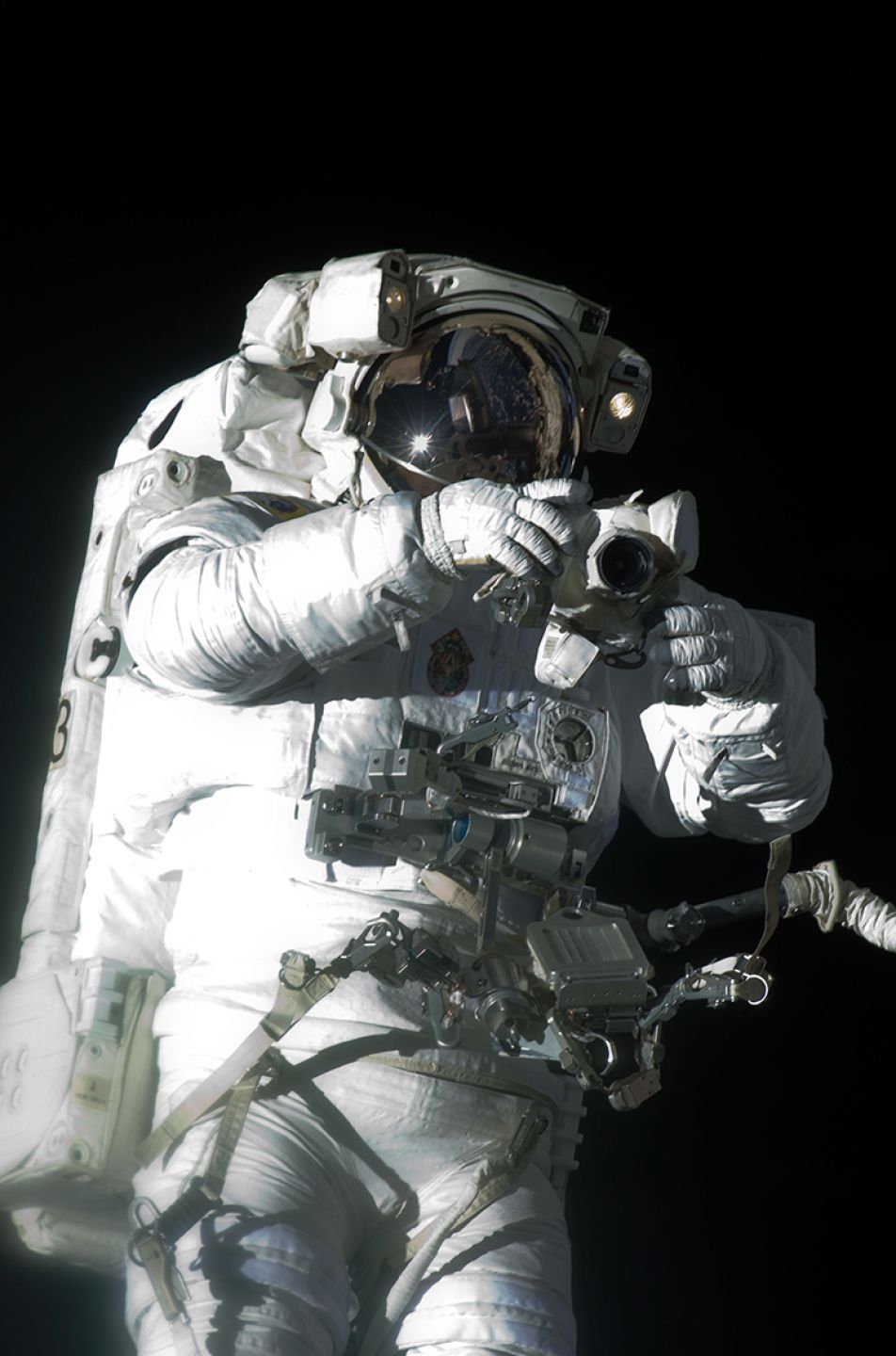 NASA | Nasa. EVA in Earth orbit. Astronaut Robert L. Satcher Jr (2009 ...