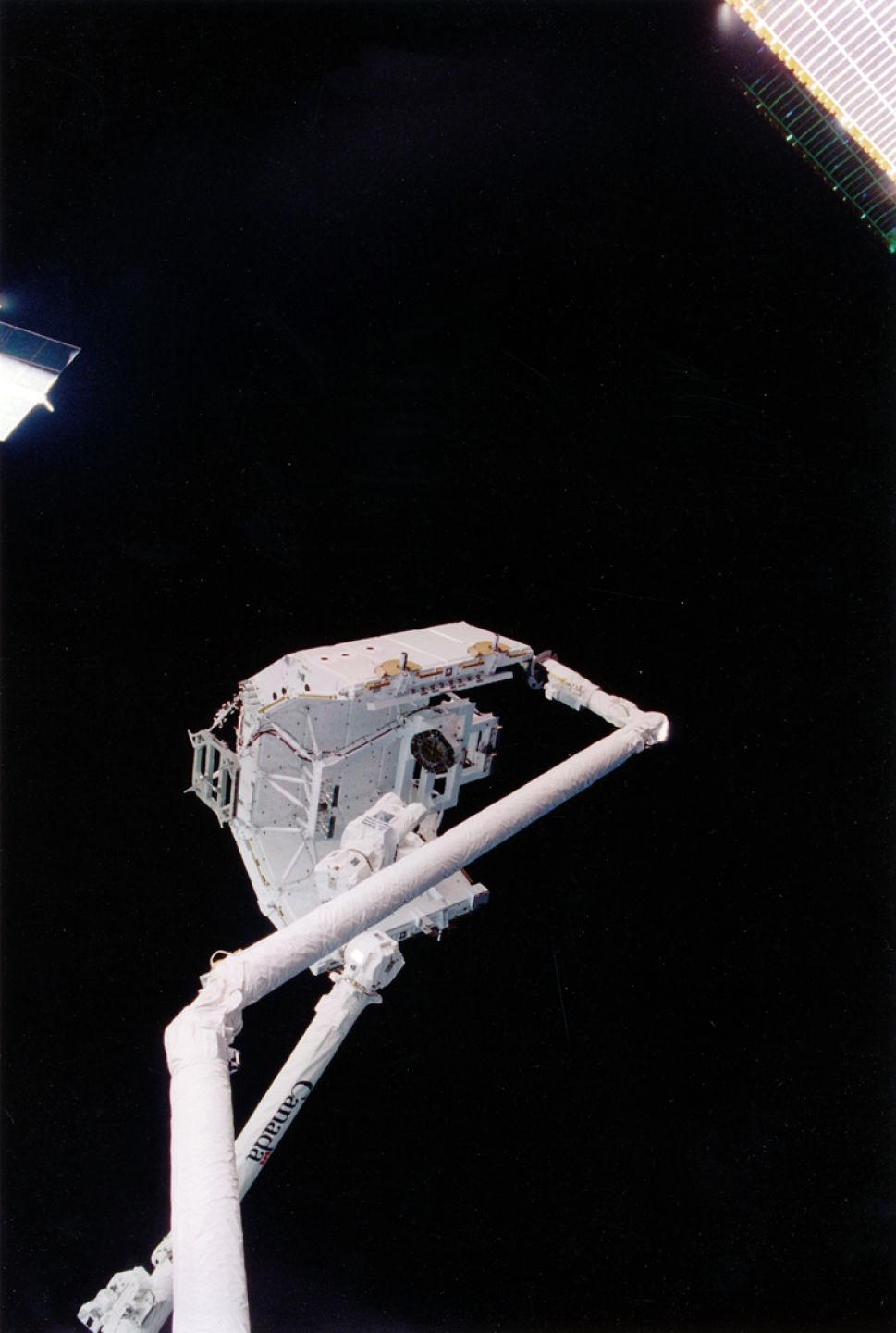 NASA | handshake in space | MutualArt