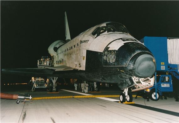 NASA | Nasa. Superb close-up view of the space shuttle Discovery after ...